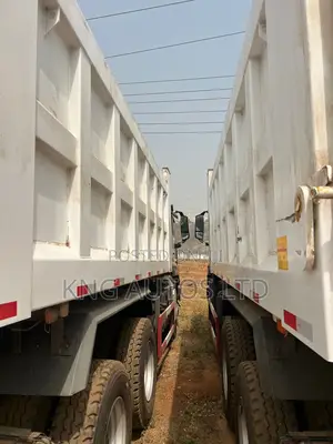 Brand New Howo Tipper 2021 White in Central Business District - Trucks ...