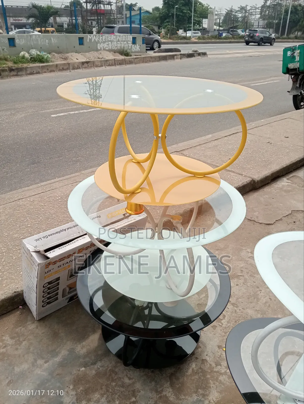 Round Glass Center Table in Mushin - Furniture, Ekene James | Jiji.ng