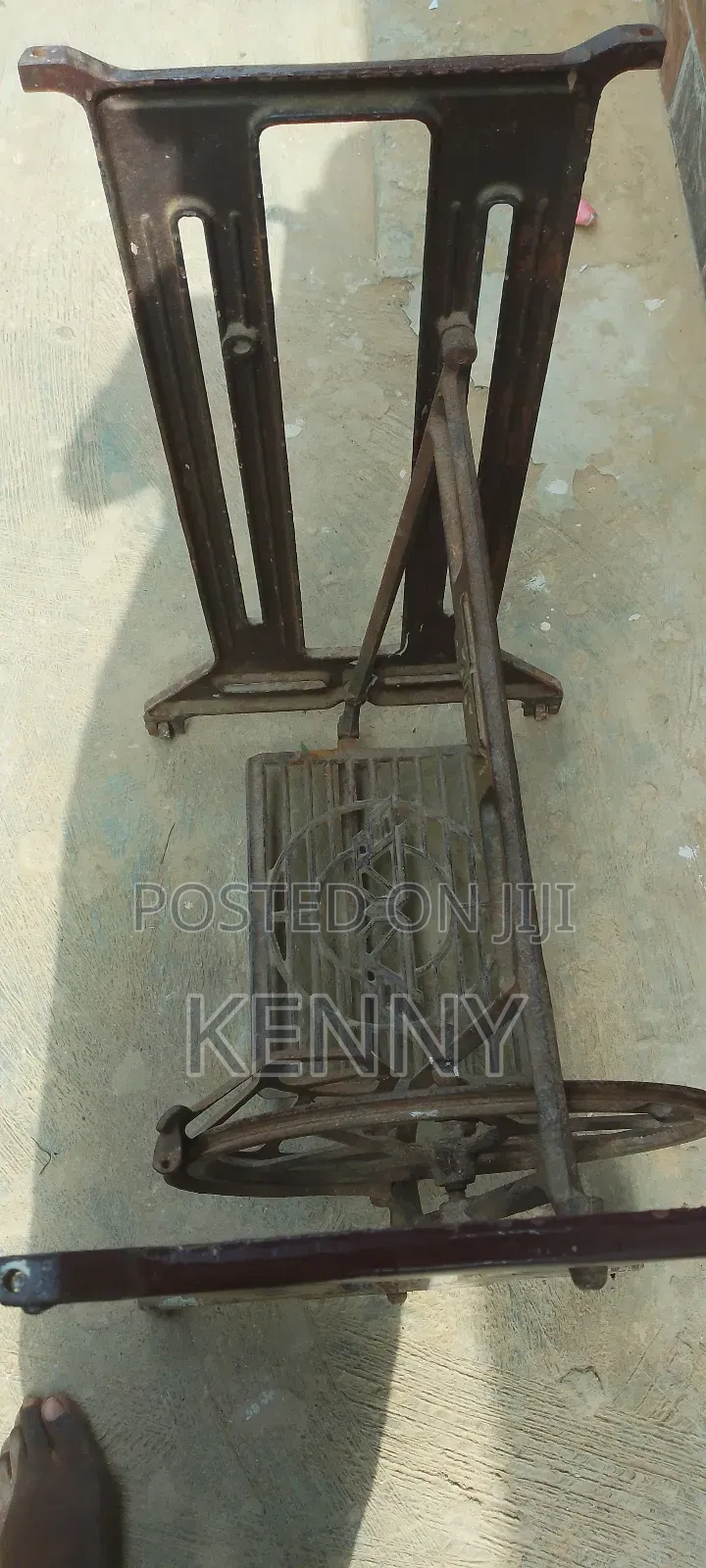 Singer Sewing Machine in Ado-Odo/Ota - Home Appliances, Kenny | Jiji.ng