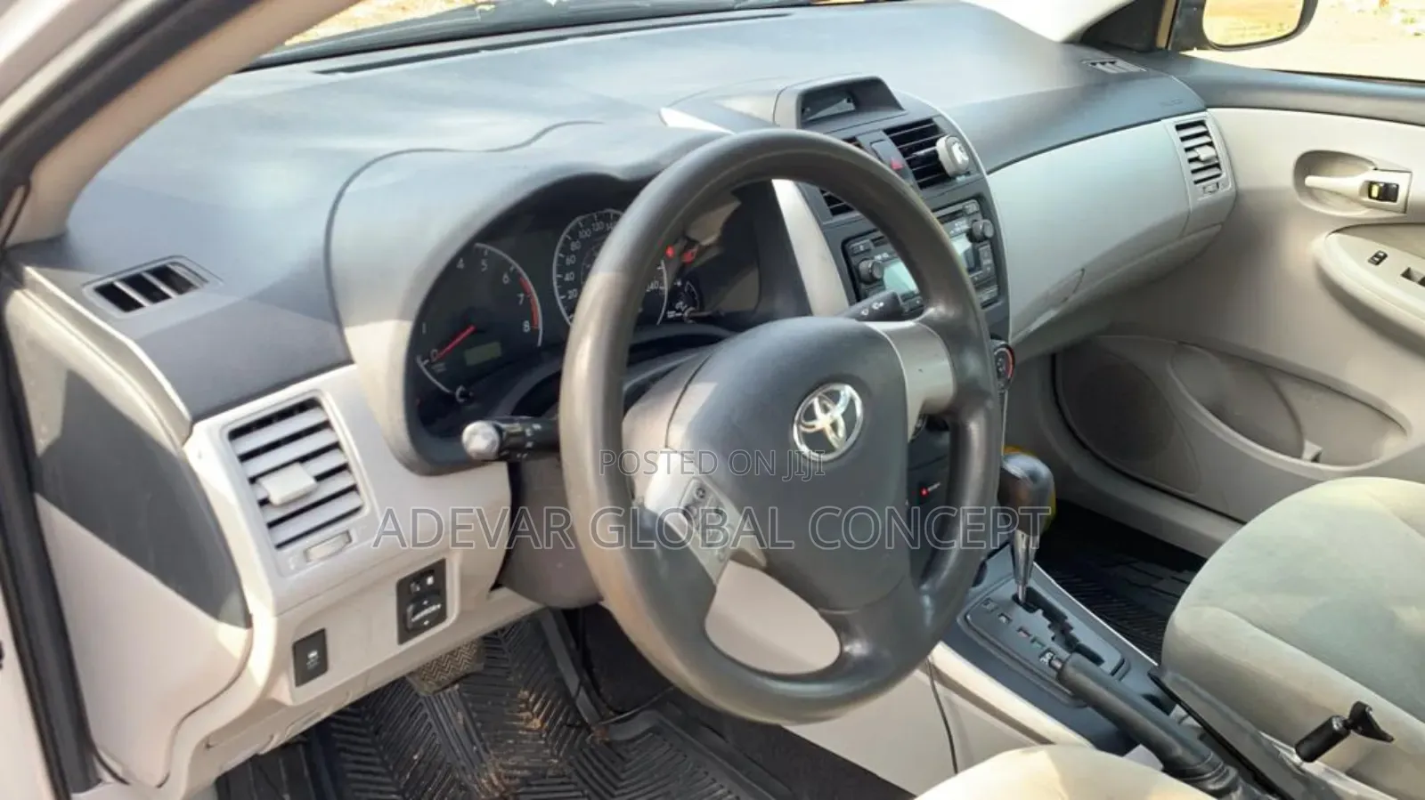 Toyota Corolla LE Special Edition 4dr Sedan (1.8L 4cyl 4A) 2013 Silver ...