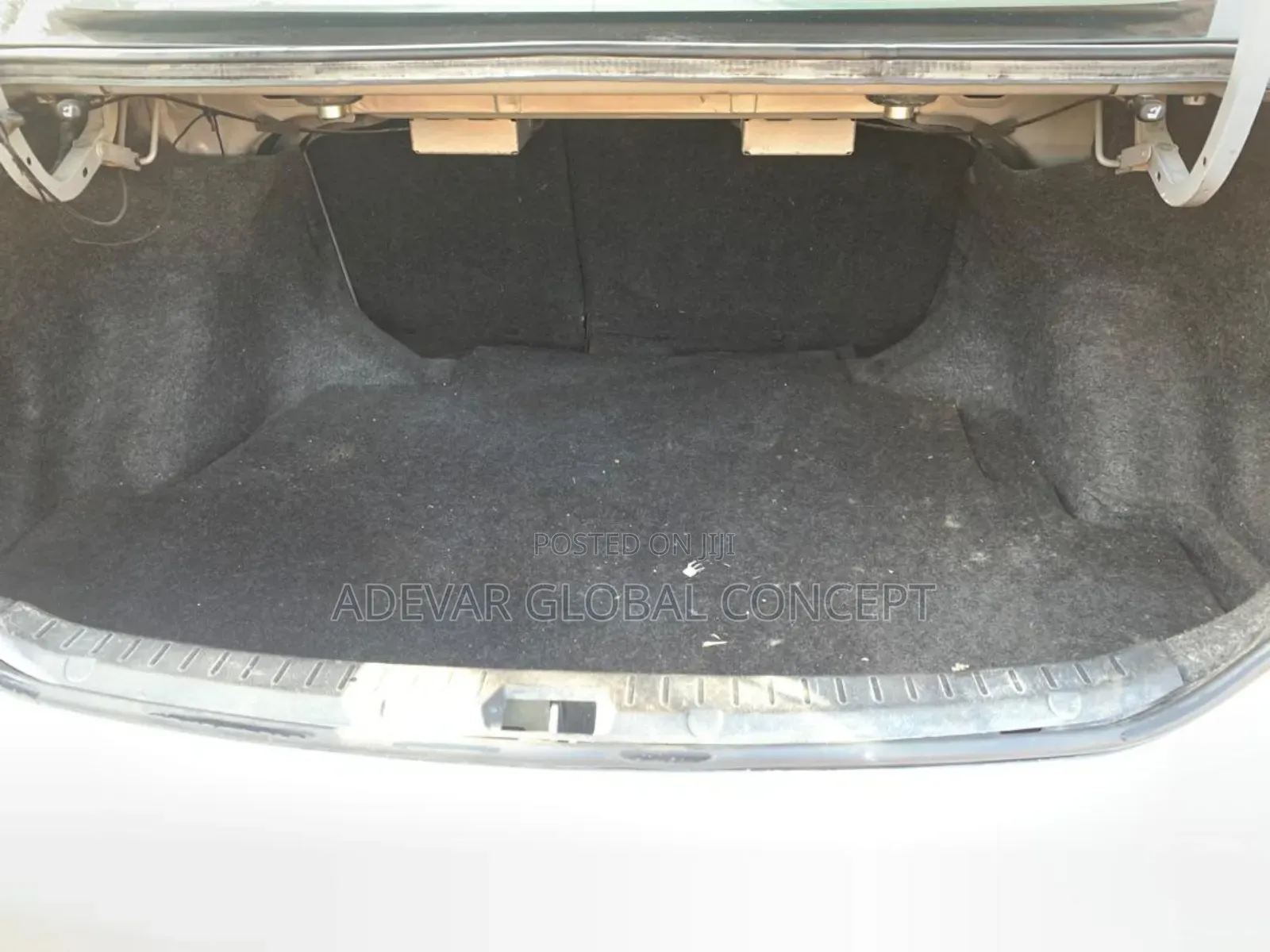 Toyota Corolla LE Special Edition 4dr Sedan (1.8L 4cyl 4A) 2013 Silver ...