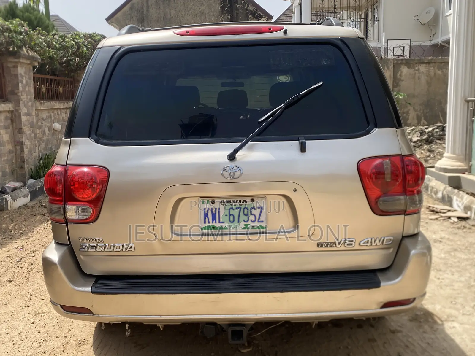 Toyota Sequoia SR5 4dr SUV 4WD (4.7L 8cyl 5A) 2005 Gold in Galadimawa ...