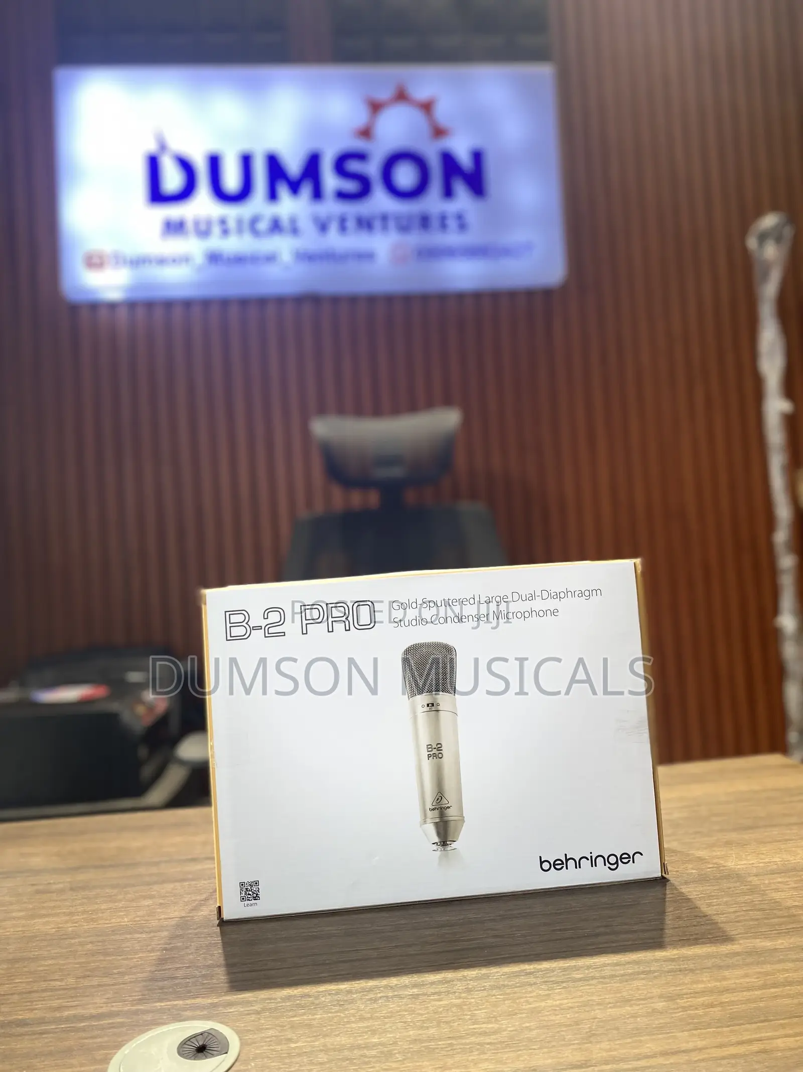 Behringer B-2 Pro Studio Condenser Mic Gold-Sputtered Large Dual- don ...