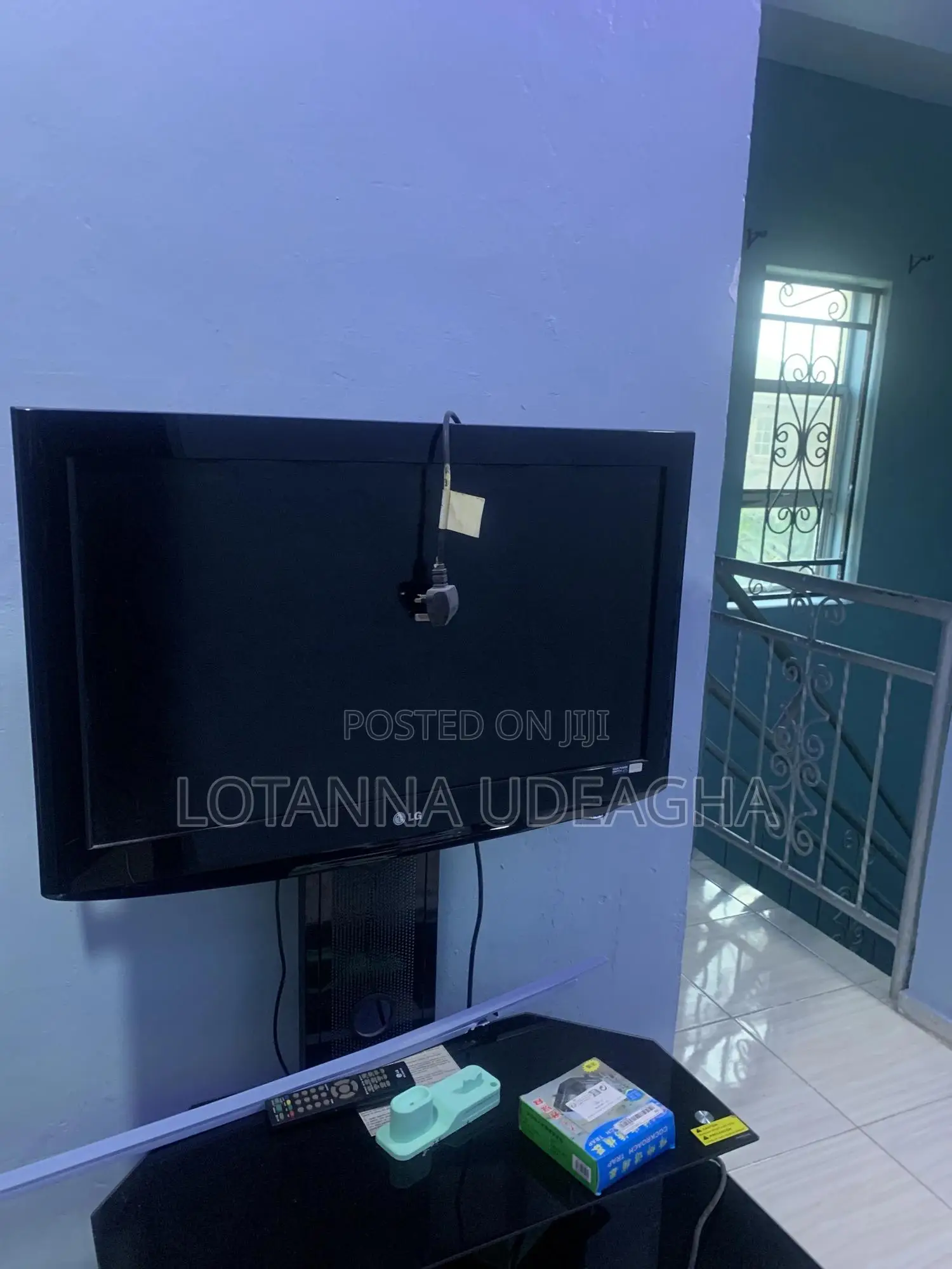 Clean 32- Inch Led Tv for Sale - Good Cindi in Isolo - TV & DVD ...