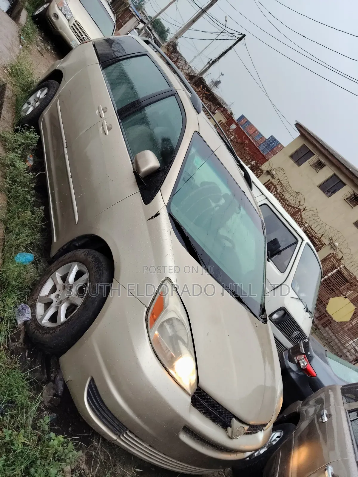 Toyota Sienna 2005 Gold in Ikeja - Cars, South Eldorado Hill Ltd | Jiji.ng