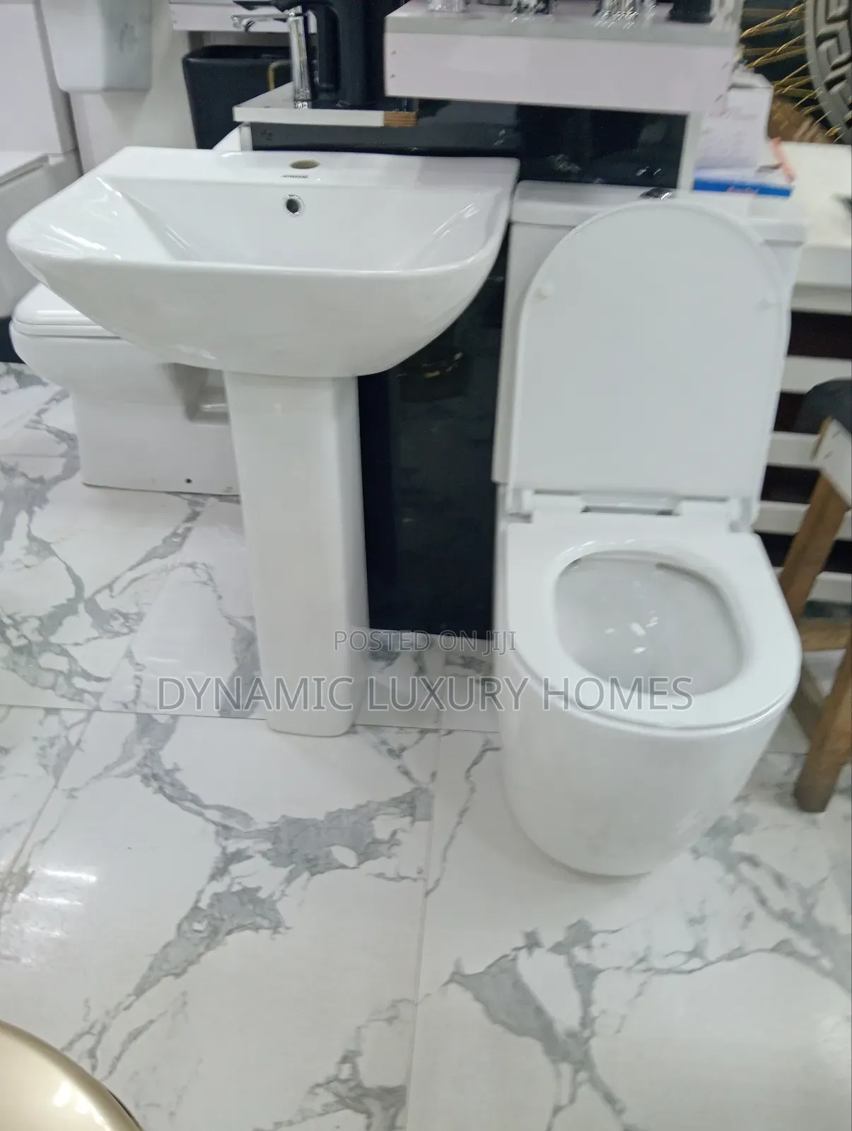 England Big Set Round Wc With the Wash Hand Basin in Orile - Plumbing ...