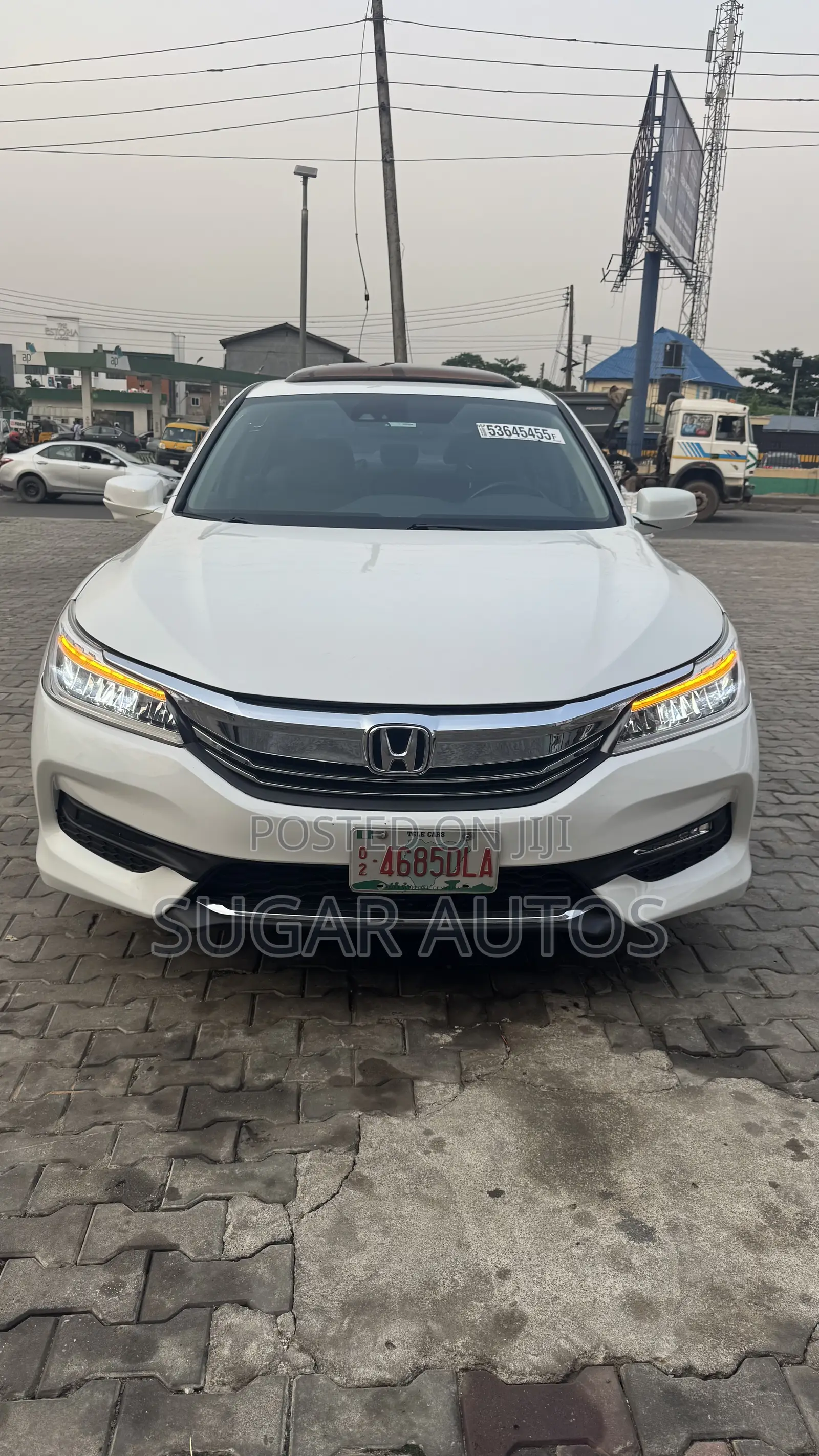 Honda Accord Touring V6 4dr Sedan FWD (3.5L 6cyl 6A) 2017 White in ...