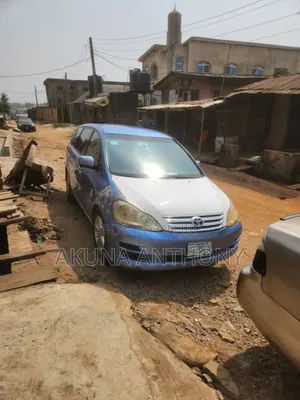 Toyota Avensis Verso 2005 Blue in Alimosho - Cars, Akuna Anthony | Jiji.ng