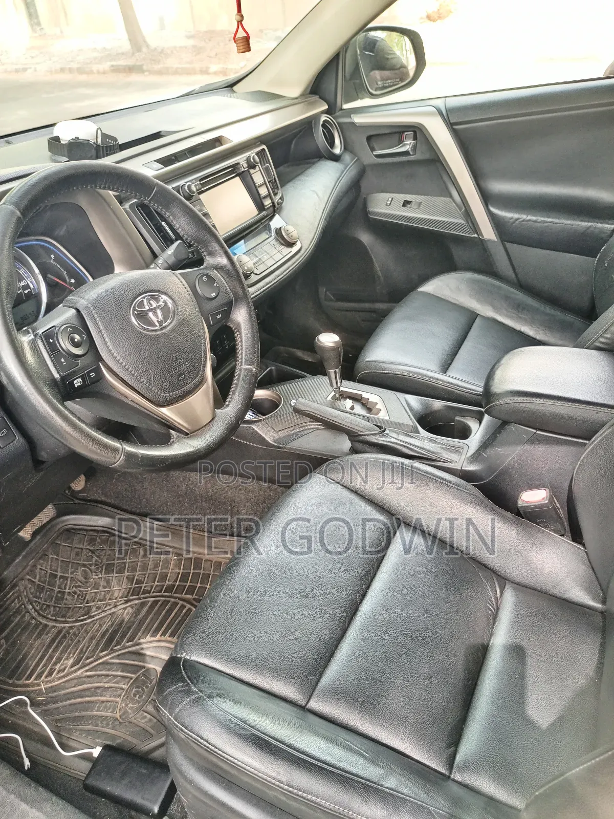 Toyota RAV4 2014 White in Asokoro - Cars, Peter Godwin | Jiji.ng