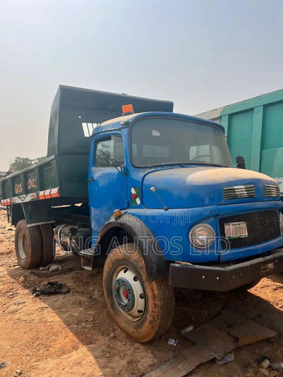 Mercedes-Benz 911 Tipper in Central Business District - Trucks ...