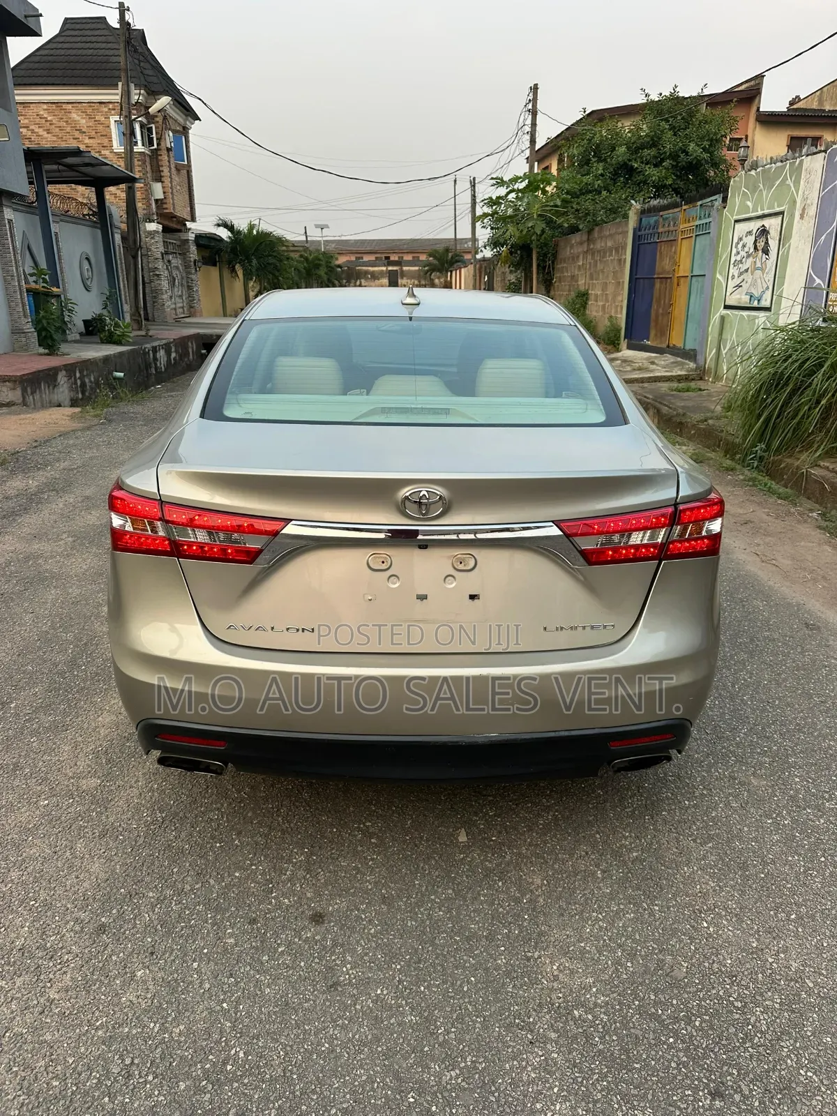 Toyota Avalon Limited Sedan FWD (3.5L 6cyl 6A) 2013 Gold in Abule Egba ...