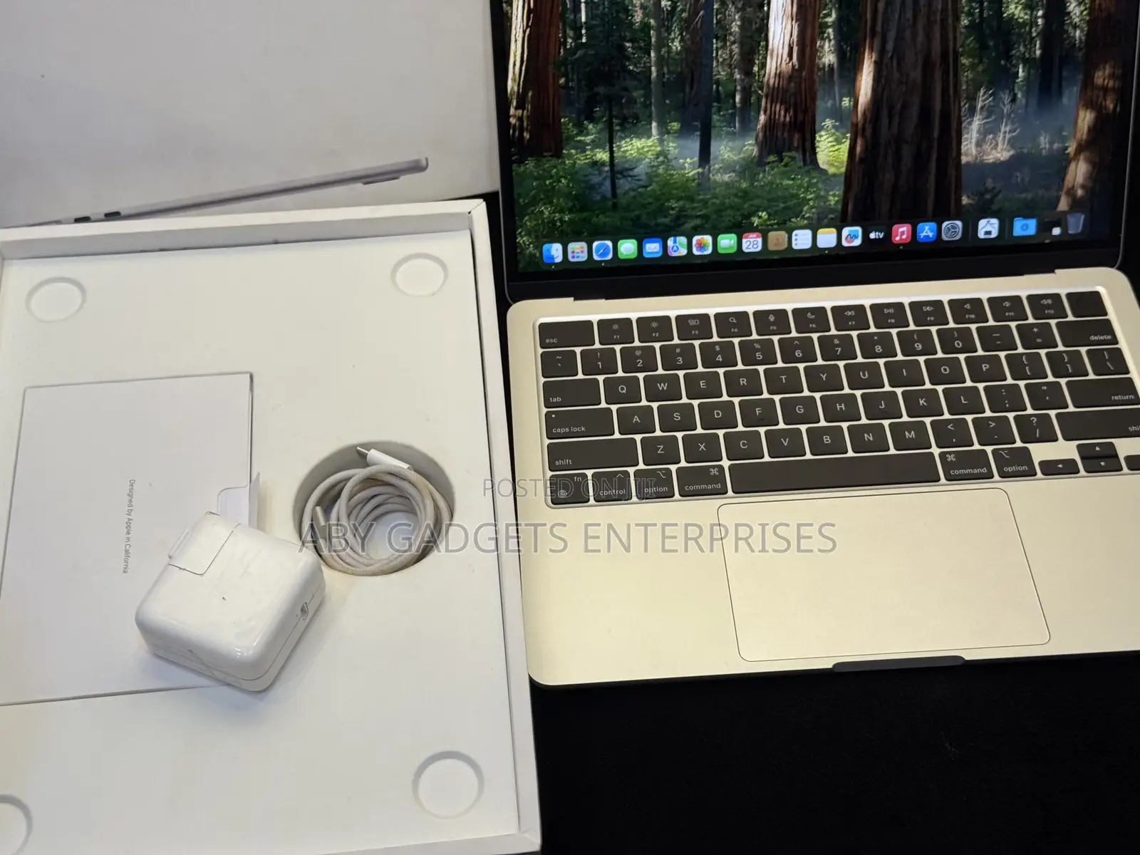 Laptop Apple MacBook Air 2024 M3 13-Inch 16GB Apple M3 SSD 256GB in Ikeja - Laptops & Computers ...