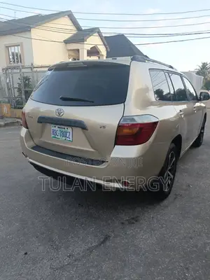 Toyota Highlander V6 2009 Gold in Ikeja - Cars, Tulan Energy | Jiji.ng