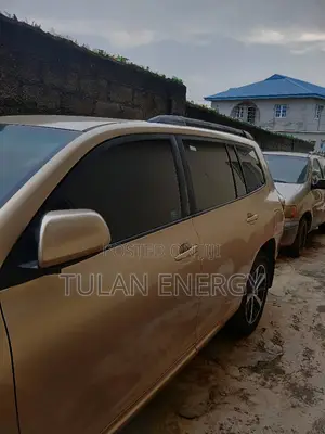 Toyota Highlander V6 2009 Gold in Ikeja - Cars, Tulan Energy | Jiji.ng