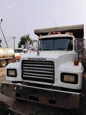Mack Tipper 10tyres 6bolts 2000 White for Sale in Port-Harcourt ...