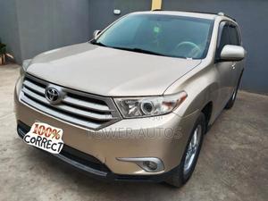 Toyota Highlander Limited 3.5l 4WD 2013 Gold in Ogba - Cars, Tower ...