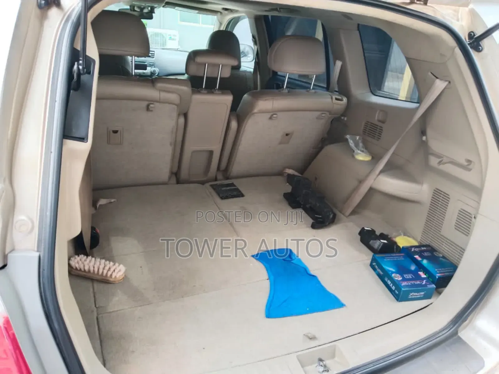 Toyota Highlander Limited 3.5l 4WD 2013 Gold in Ogba - Cars, Tower ...