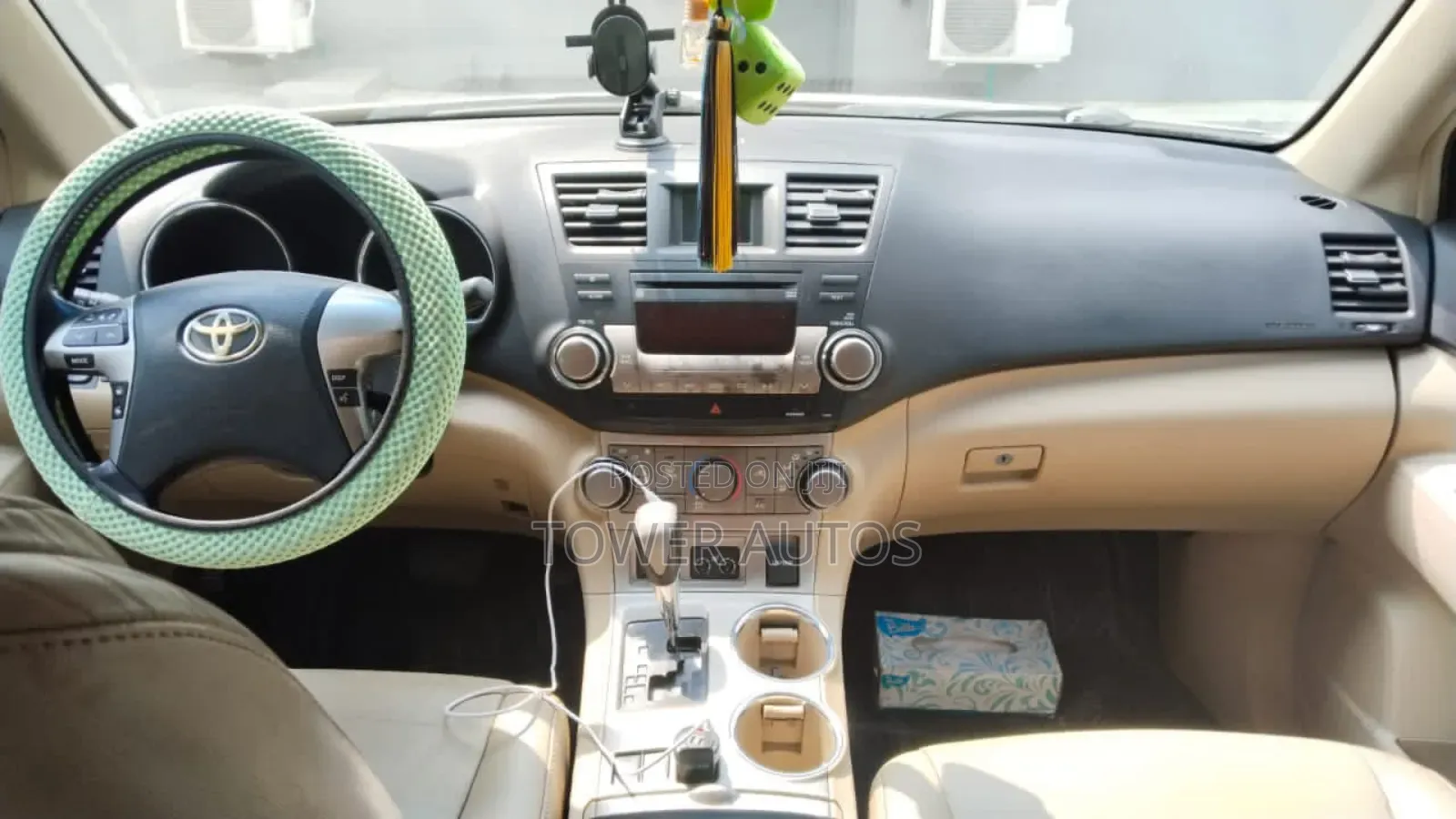 Toyota Highlander Limited 3.5l 4WD 2013 Gold in Ogba - Cars, Tower ...
