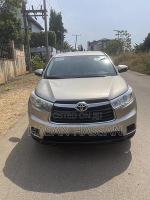Toyota Highlander LE 4dr SUV (3.5L 6cyl 6A) 2015 Gold in Wuse 2 - Cars ...