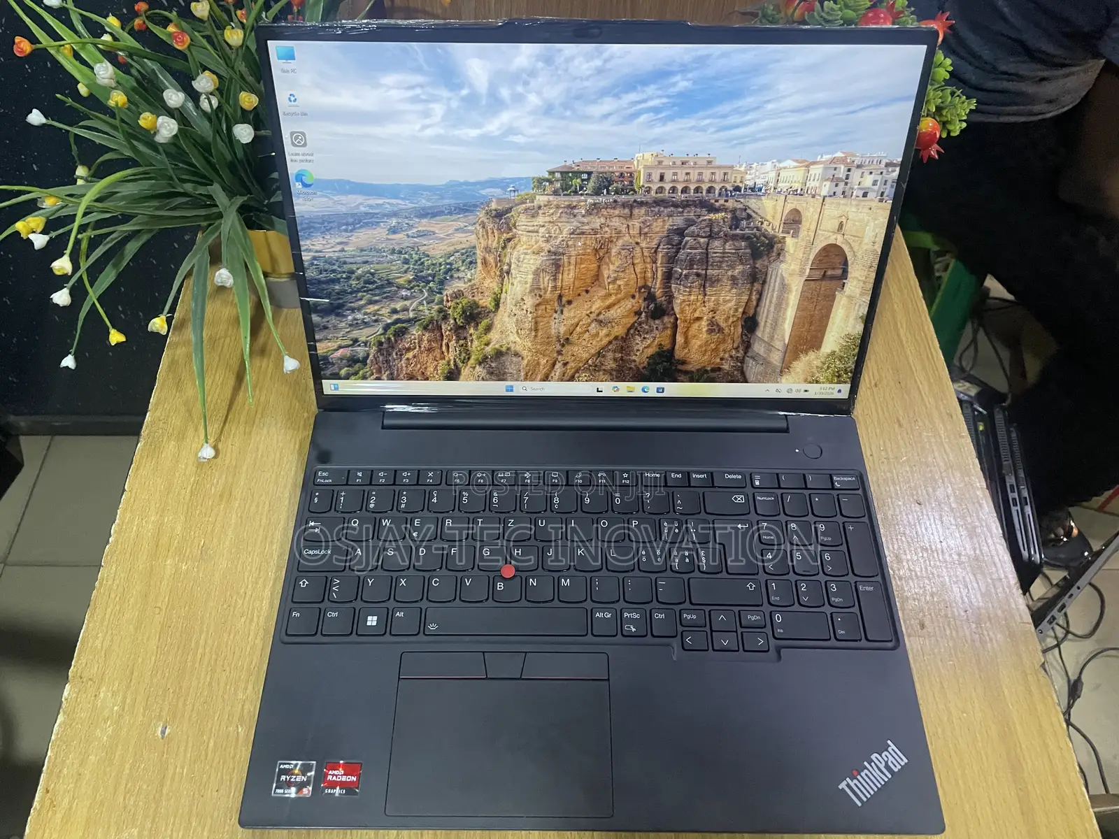 Laptop Lenovo Thinkpad E16 G1 24GB AMD Ryzen 5 SSD 512GB in Benin City ...
