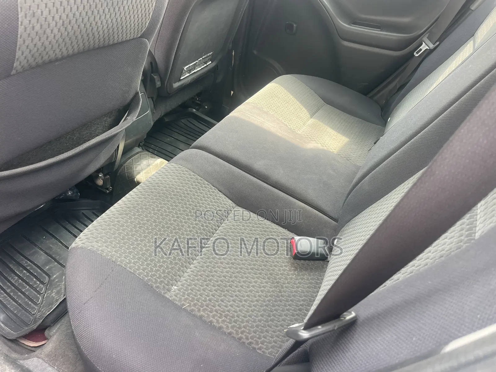 Toyota Matrix Hatchback FWD (1.8L 4cyl 5M) 2006 Silver in Ikeja - Cars ...