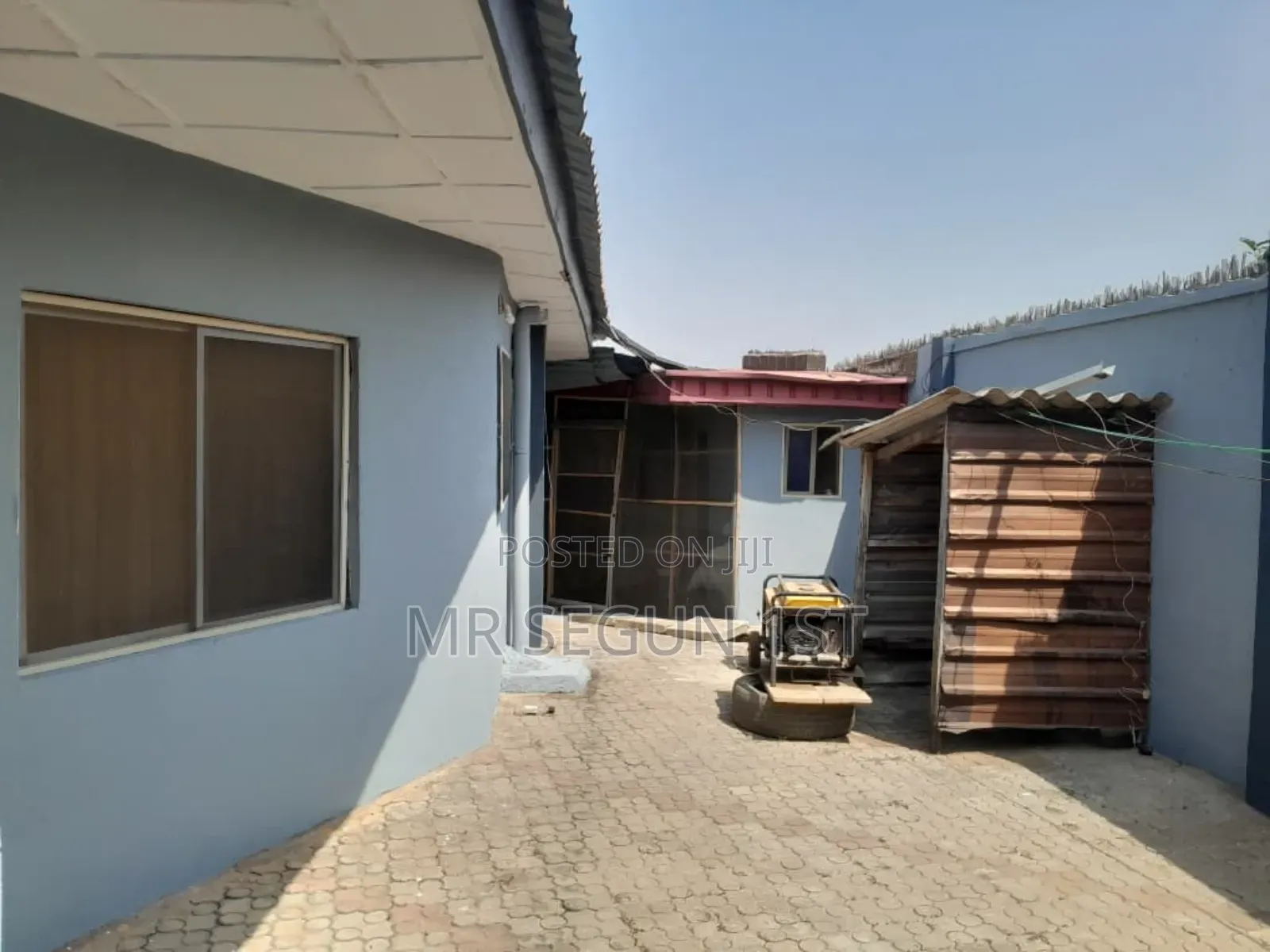 8bdrm Bungalow in Orange Gate Estate for sale in Oluyole Estate ...