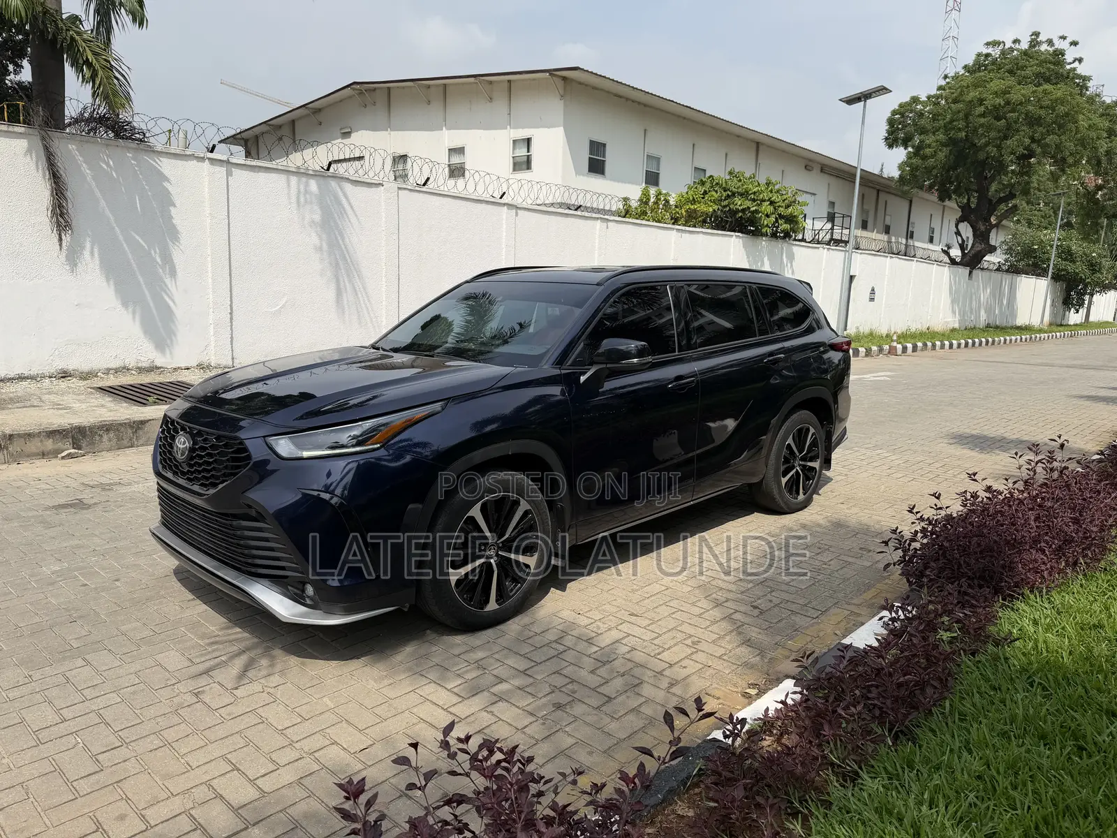 Toyota Highlander XSE 2022 Blue in Ikoyi - Cars, Lateef Olatunde | Jiji.ng