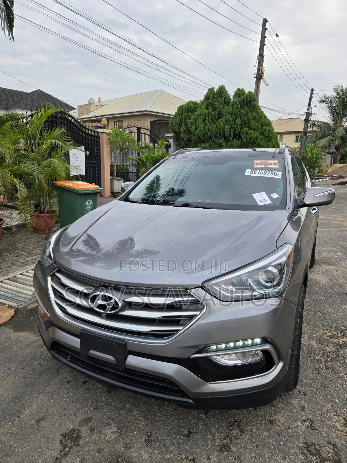 Hyundai Santa Fe 2017 Gray in Ikeja - Cars, Scav Scav Autos | Jiji.ng