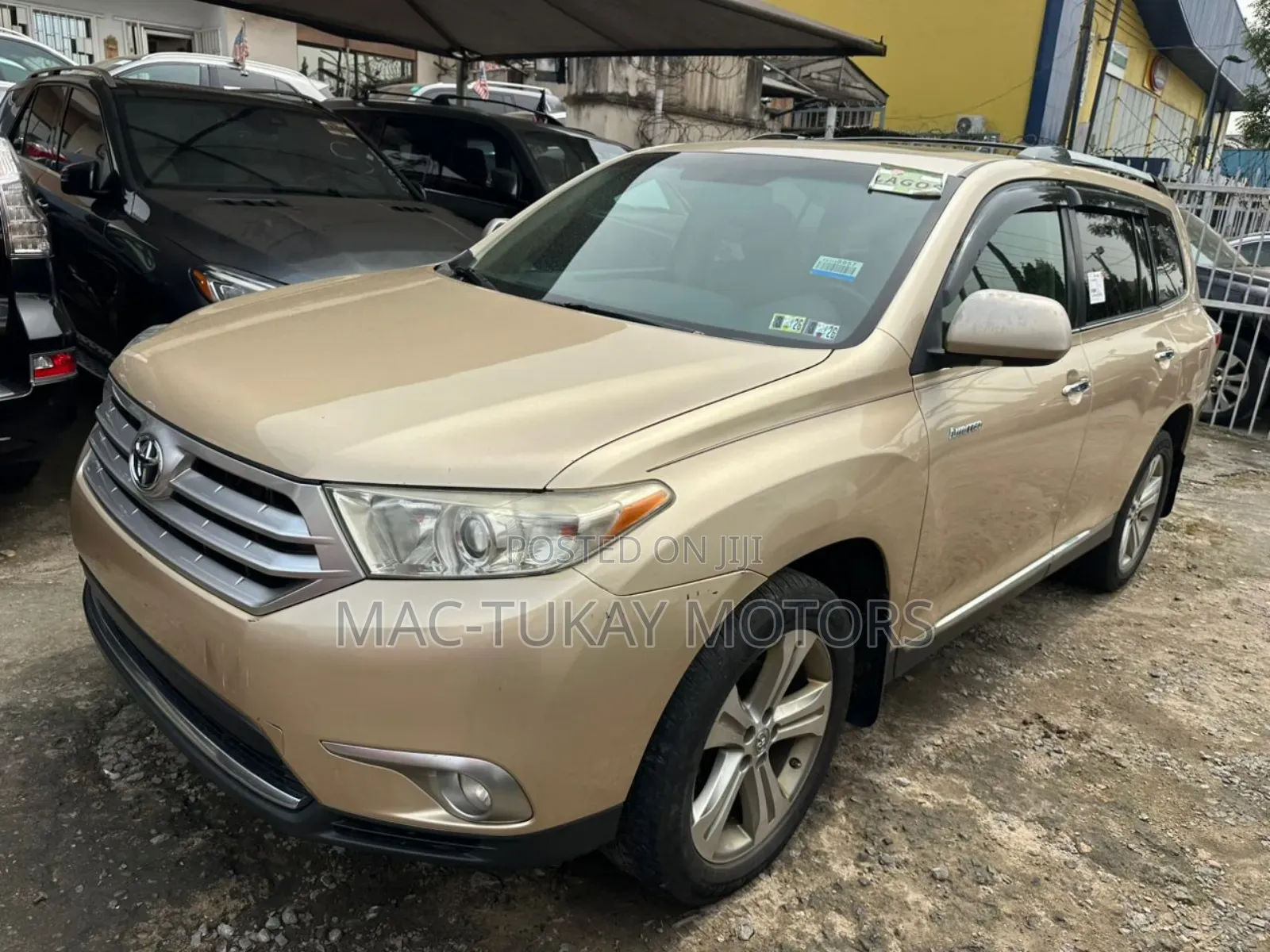 Toyota Highlander 2011 Gold in Ojodu - Cars, Mac-tukay Motors | Jiji.ng