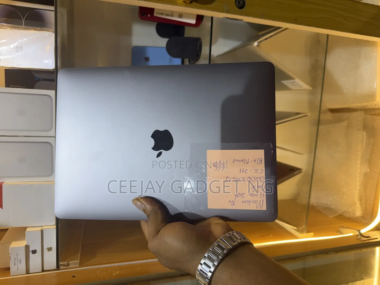 Laptop Apple MacBook Pro 2020 16GB Intel Core i5 SSD 1T in Ikeja ...