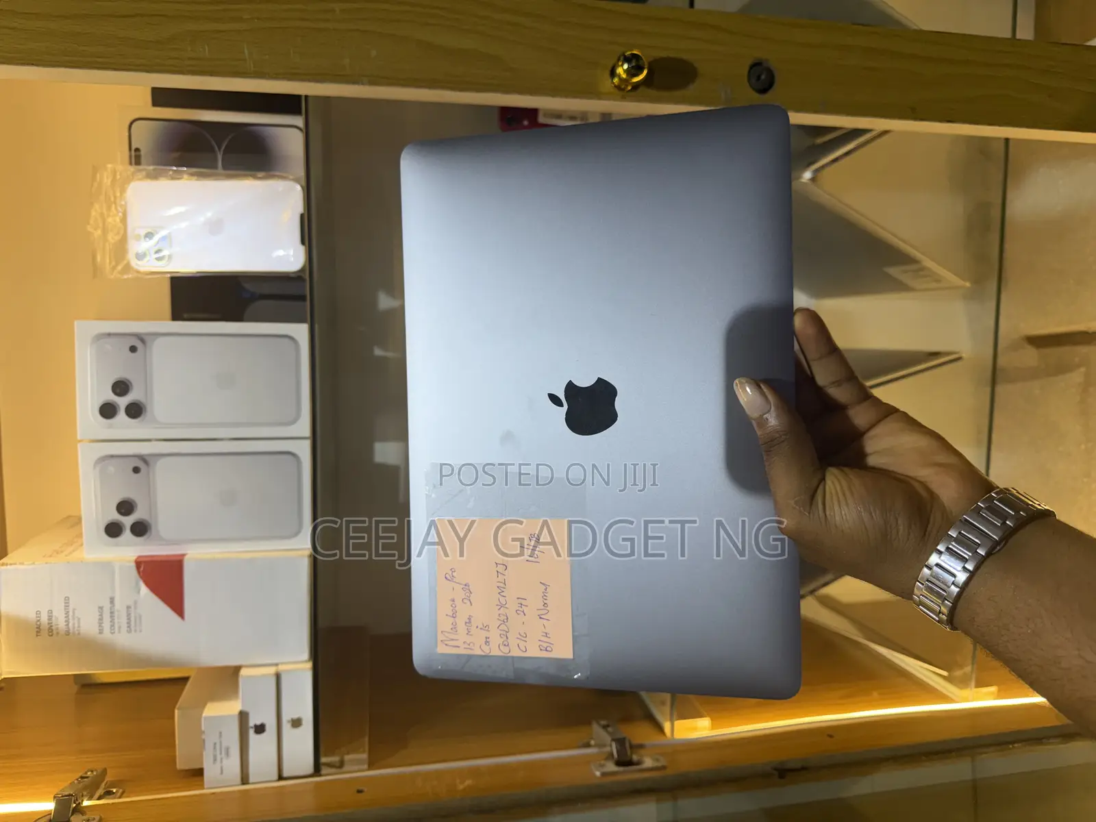 Laptop Apple MacBook Pro 2020 16GB Intel Core i5 SSD 1T in Ikeja ...