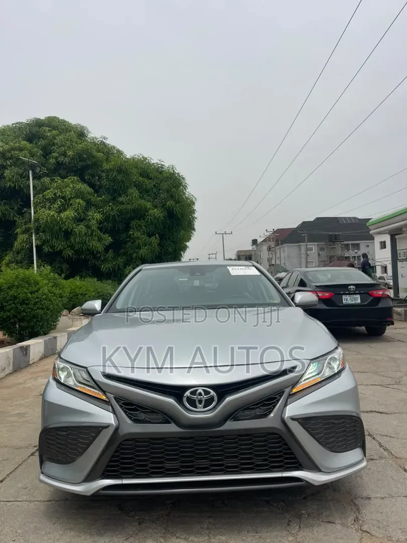 Toyota Camry SE FWD 2020 Silver for sale - Kym Autos Price: ₦ ...