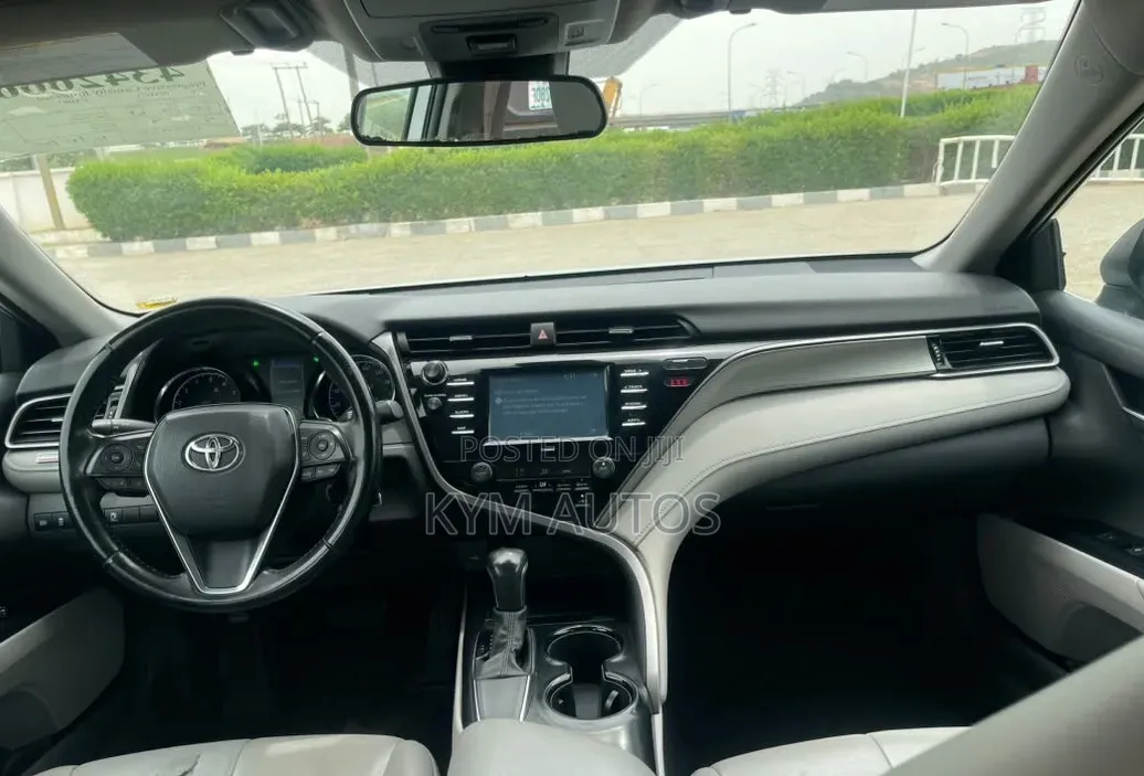 Toyota Camry SE FWD 2020 Silver for sale - Kym Autos Price: ₦ ...