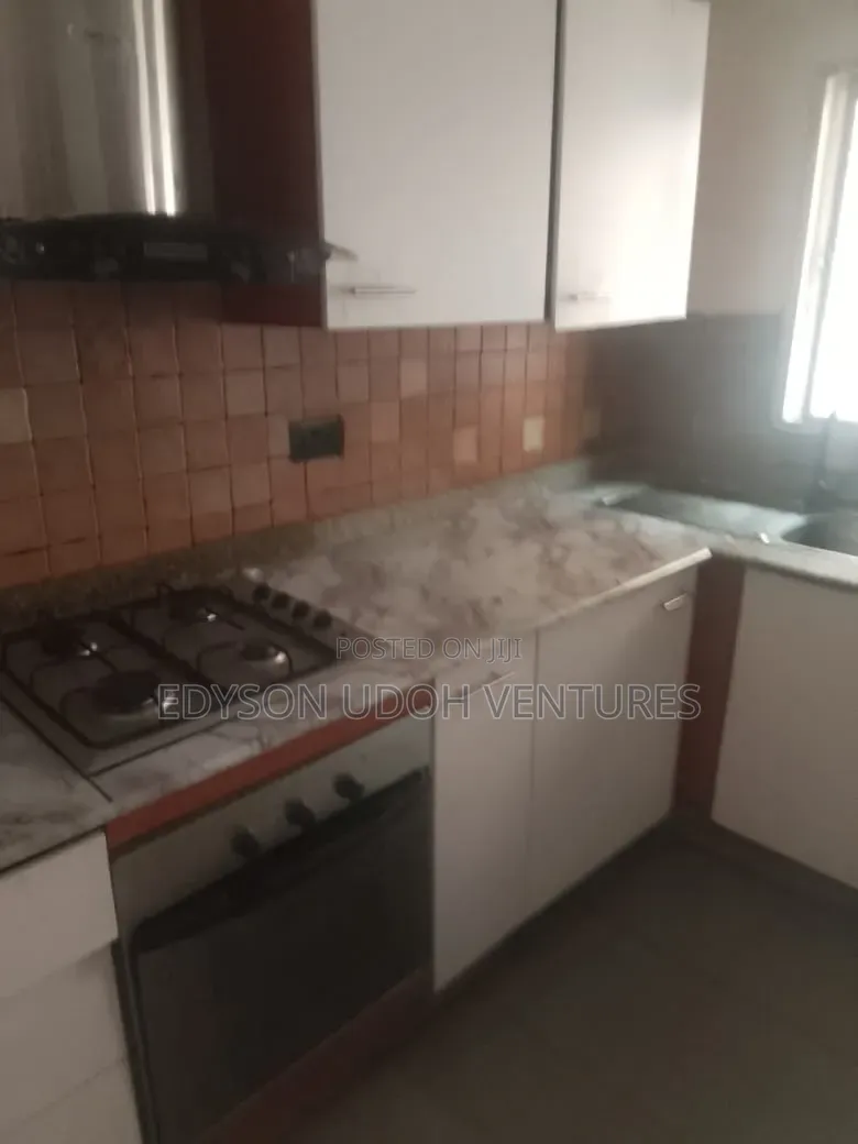 2bdrm Block of Flats in Lekki Phase 1 for rent for sale - Price: ₦ ...