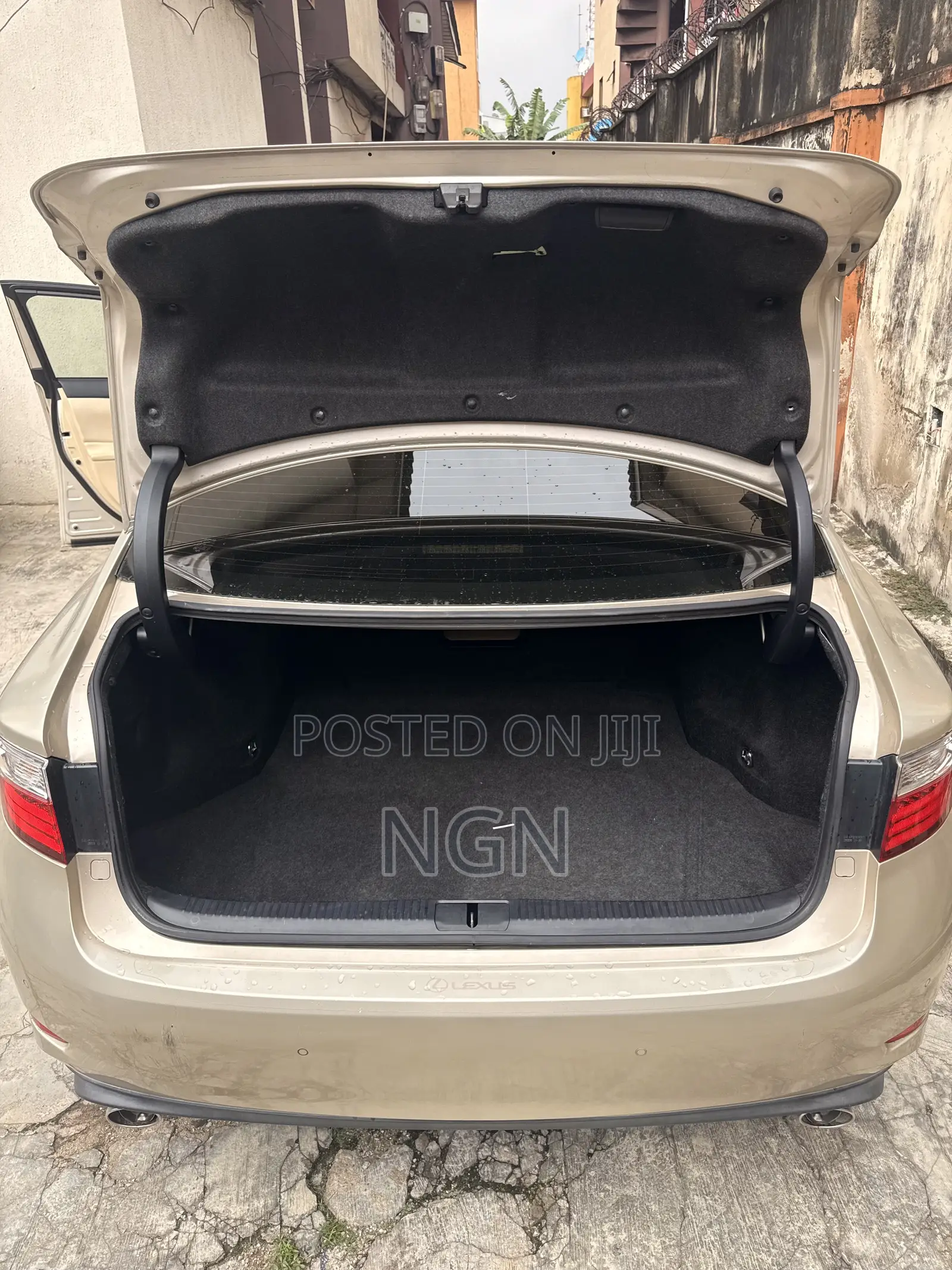 Lexus ES 2013 Gold for sale - NGN Price: ₦ 19,950,000 on Jiji.ng [Ikeja]