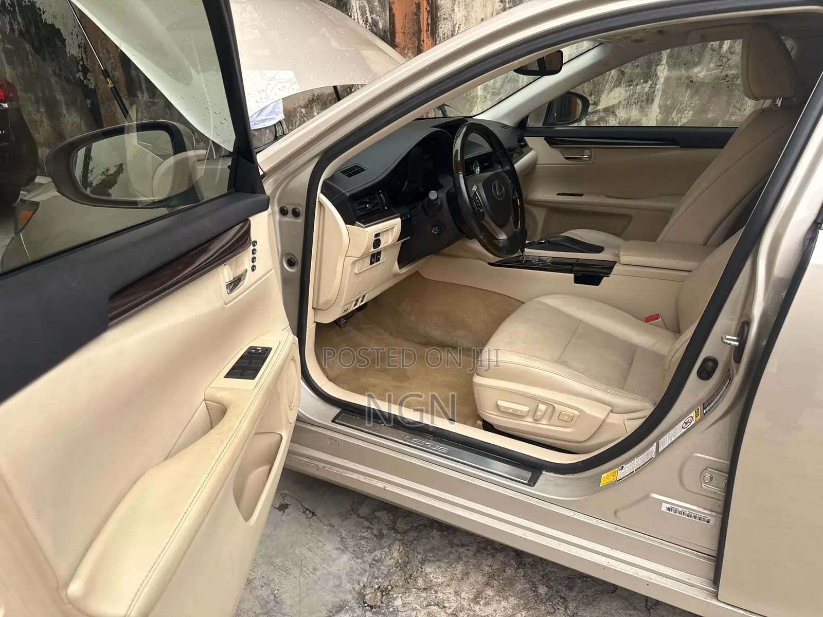 Lexus ES 2013 Gold for sale - NGN Price: ₦ 19,950,000 on Jiji.ng [Ikeja]