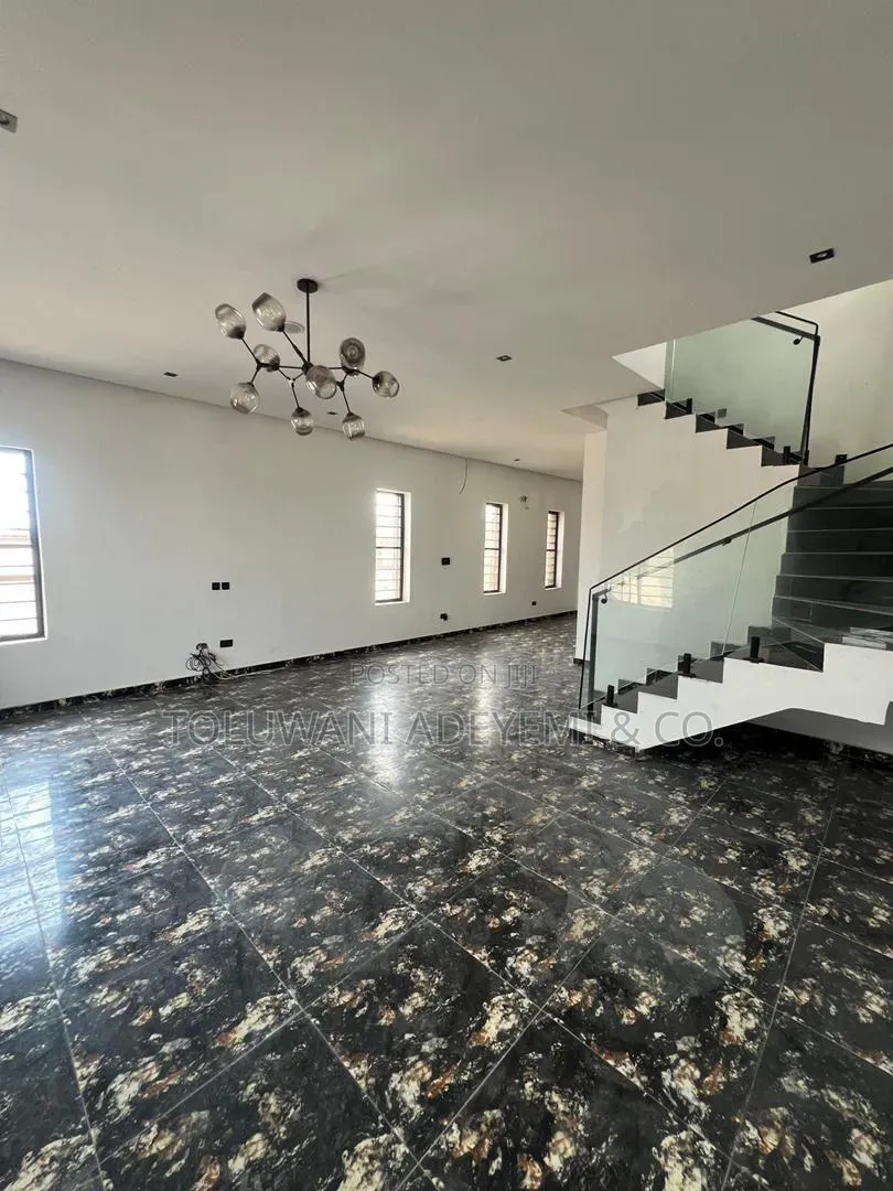 4bdrm House in Off Lekki-Epe Expressway for sale - Toluwani Adeyemi ...