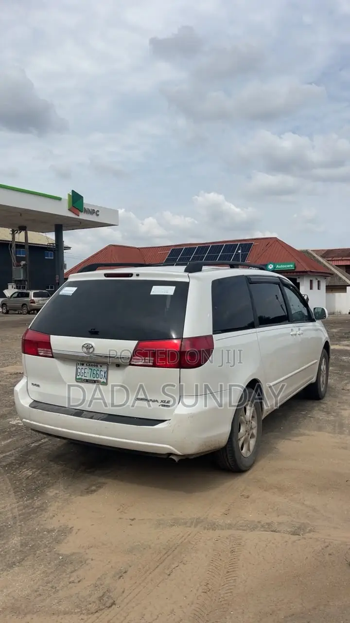 Toyota Sienna 2005 White for sale - Price: ₦ 6,950,000 on Jiji.ng ...