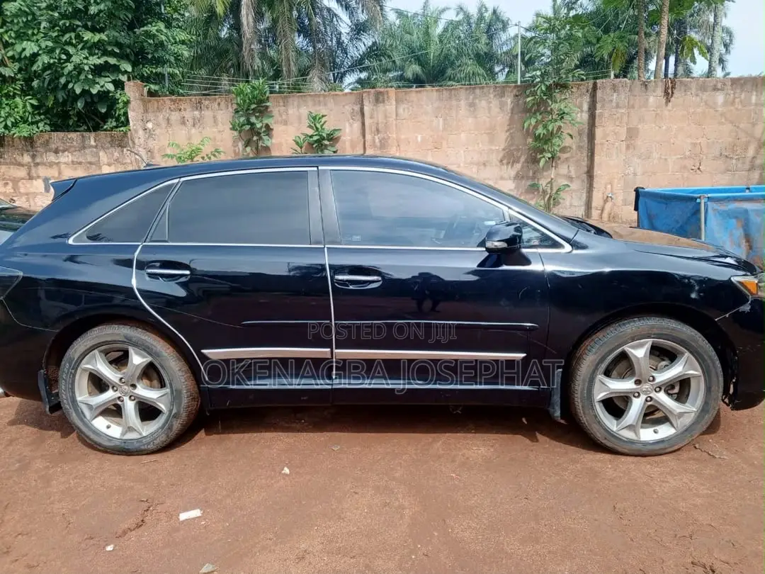 Toyota Venza V6 AWD 2010 Black for sale - Okenagba Josephat Price: ₦ ...