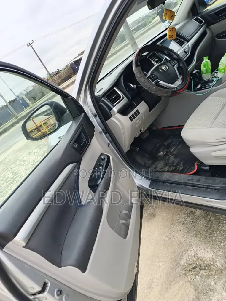 Toyota Highlander LE V6 4x4 (3.5L 6cyl 6A) 2016 Silver for sale ...