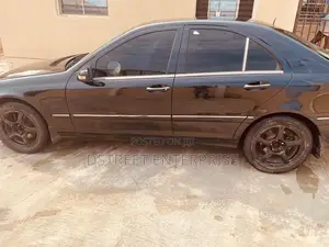 Mercedes-Benz C240 2005 Black for sale - Dstreet Enterprise Price: ₦ ...