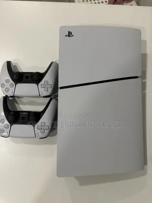 Ps5 1tb Digital Edition + 2 Controllers 4months Used Like Brand New ...
