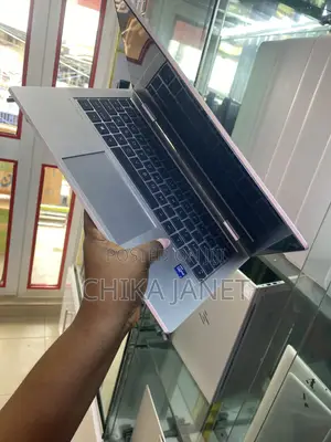Laptop HP EliteBook 830 G8 16GB Intel Core i7 SSD 512GB - Chika Janet ...