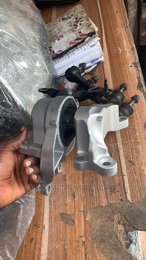 Gear Box Sitting Explorer 2013 in Surulere - Vehicle Parts ...
